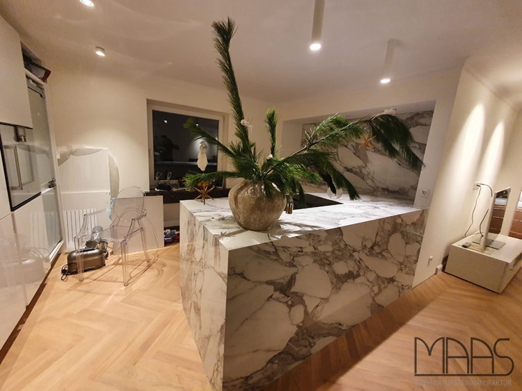 Bergisch Gladbach Arabescato Corchia Level Arbeitsplatten und Rückwand