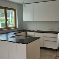 Bonn IKEA Küche mit New Aracruz Black Granit Arbeitsplatten